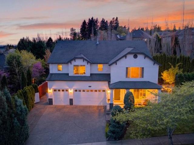 12817 SE Meadehill Ave, Happy Valley, OR 97086