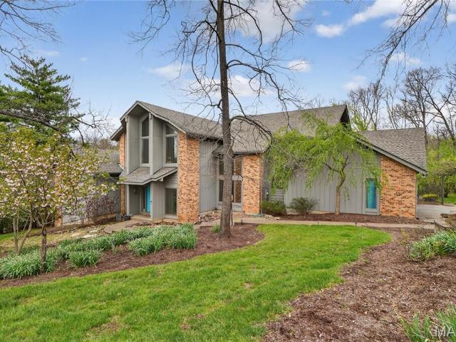 12815 Topping Manor Dr, Town and Country, MO 63131 | MLS #26014 | Compass