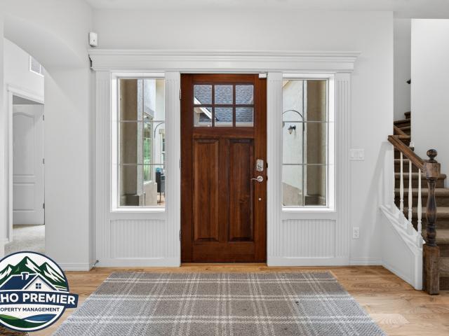 12815 N 11th Ave, 5 beds, 5 full baths