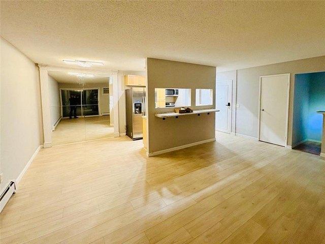 12816 Nicollet Ave Apt 302, Burnsville, MN 55337