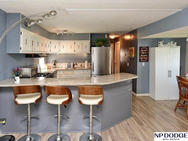12816 Sprague Plz Unit 140, Omaha, NE 68164