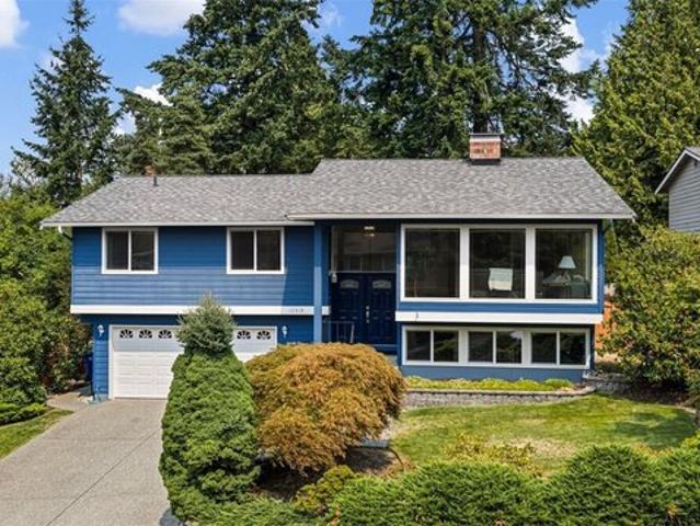 12818 NE 111th Pl, Kirkland, WA 98033