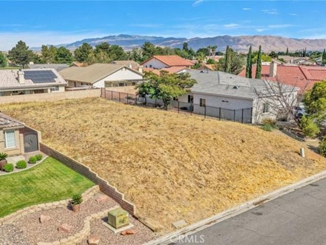 12819 Yellowstone, Victorville, CA 92395