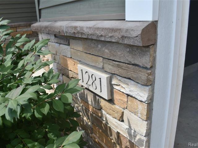 1281 Cambridge Circle