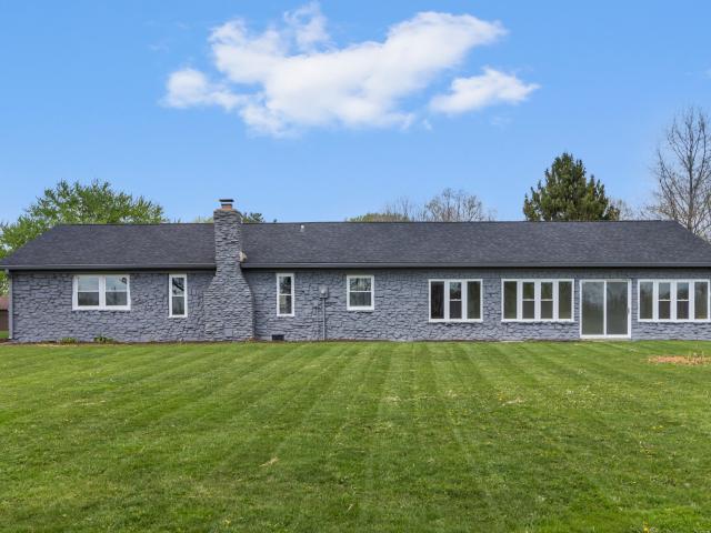 1281 Fox Trail Drive E