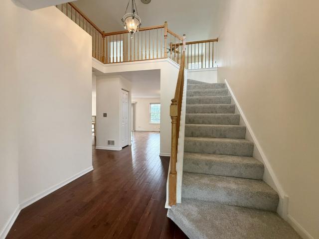 1281 Horseshoe Lane