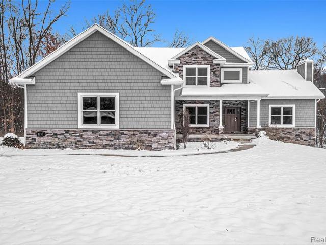 1281 Victoria Lane