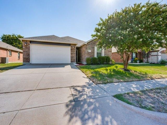 1281 Wysteria Ln, Burleson, TX 76028