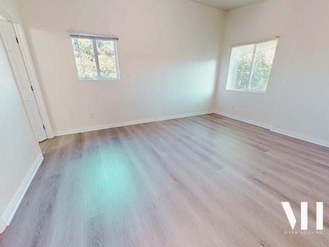1281 W 37th Street | Three Bedroom with Private bathrooms! 3 Bedroom Apartment for Rent at 1281 W 37th Pl, Los Angeles, CA 90007 Congress North