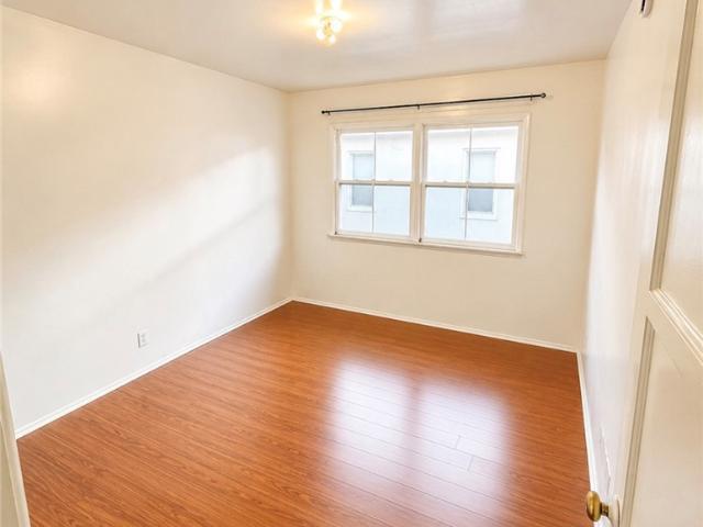 12823 Burbank