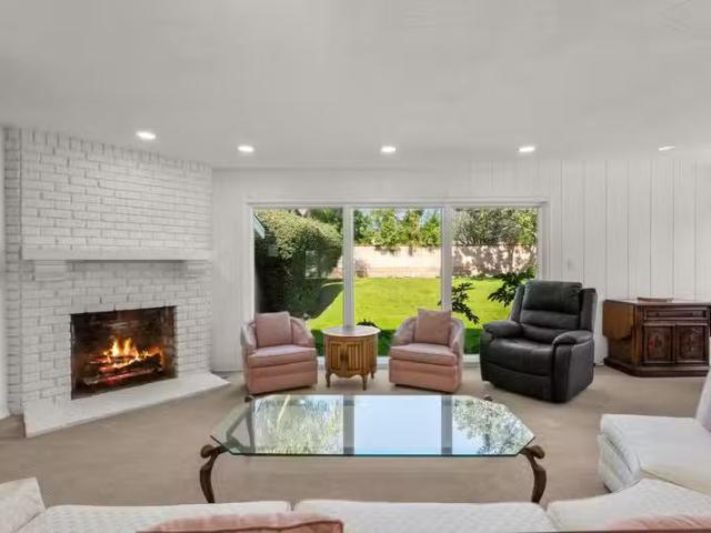 12823 Delano St Houses in Los Angeles, CA