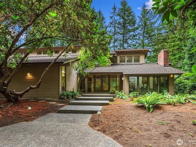 12820 NE 39th St, Bellevue, WA 98005