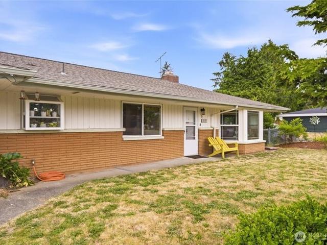 12820 SE 172nd St, Renton, WA 98058
