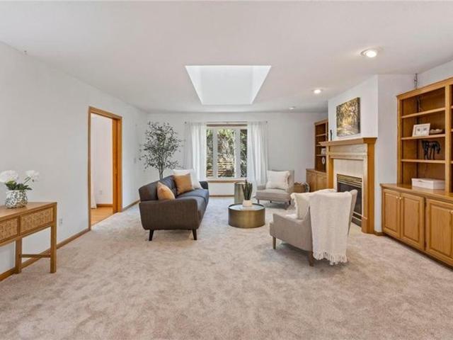 12827 Dover Ct, Apple Valley, MN 55124