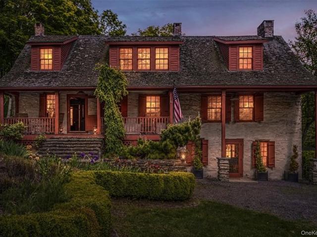 1282 Old Post Rd, Ulster Park, NY 12487