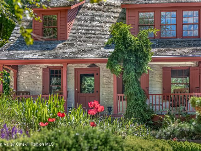 1282 Old Post Road