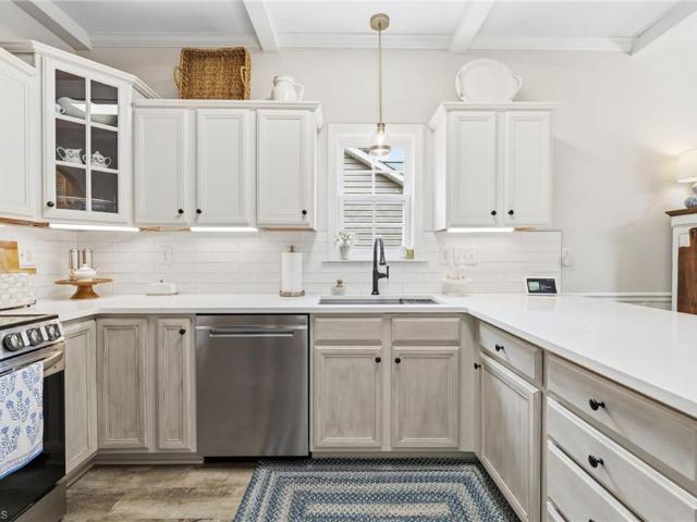 1282 Cedarline Lane