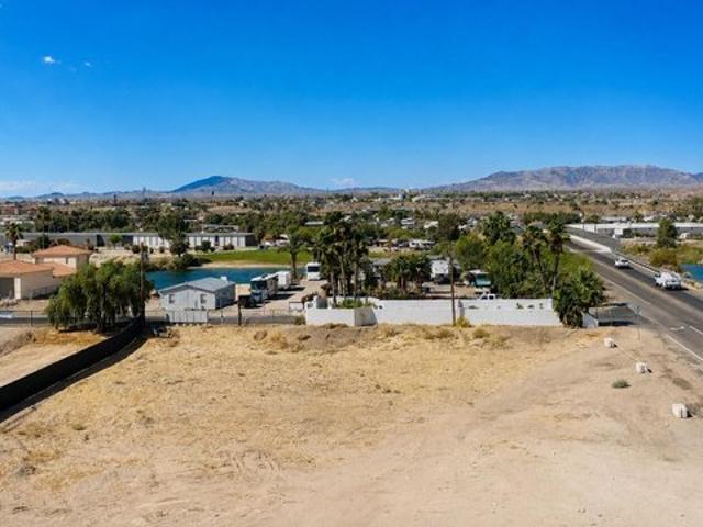 1282 E Levee Dr, Mohave Valley, AZ 86440