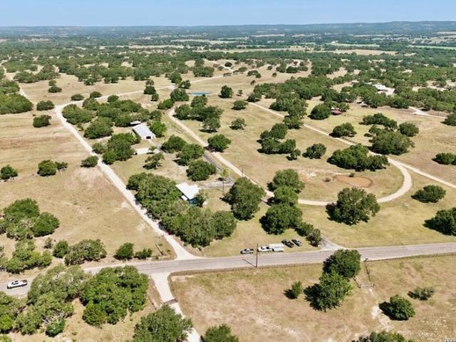 1282 Kendalia Rd, Blanco, TX 78606
