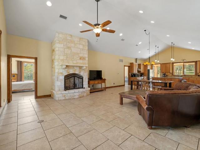 1282 Vintage Oaks Dr