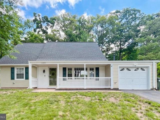 12833 Point Pleasant Dr, Fairfax, VA 22033