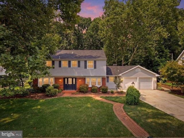12830 Mount Royal Ln, Fairfax, VA 22033