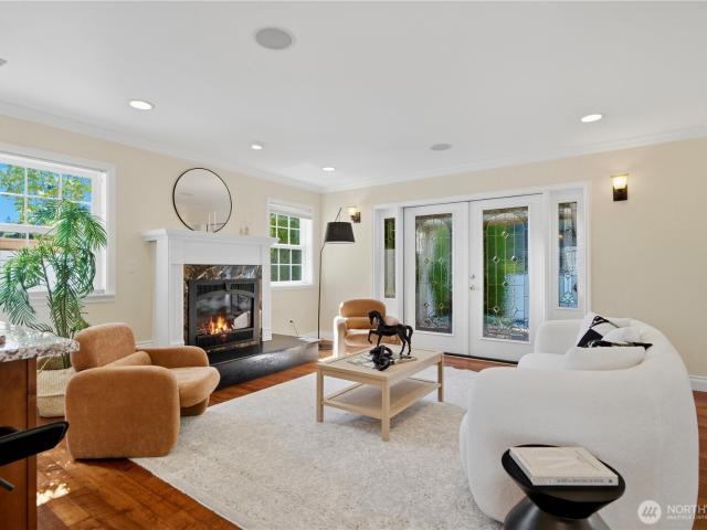 12832 NE 70th Place