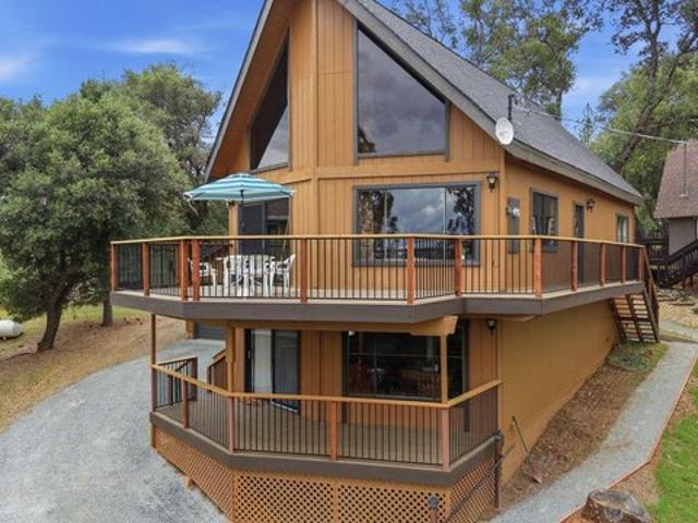 12834 Mueller Dr, Groveland, CA 95321