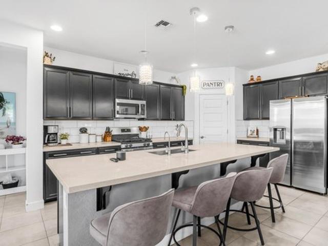 12838 W Tuckey Ln, Glendale, AZ 85307