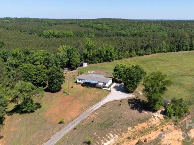 1283 Countryside Dr, Blackstock, SC 29014