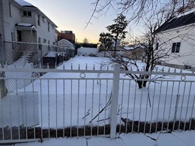 128th St, South Ozone Park, NY 11420
