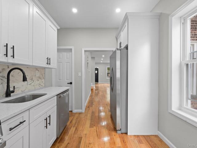 128 05 th Avenue | Compass