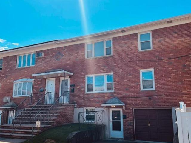 128 12 11Th Ave, College Point, NY