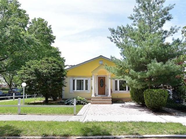128 66 th St, Rosedale, NY 11422