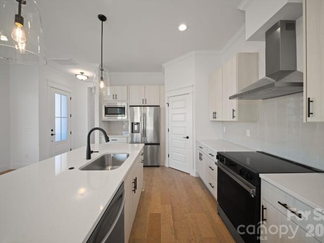 128 Collin Place # 35