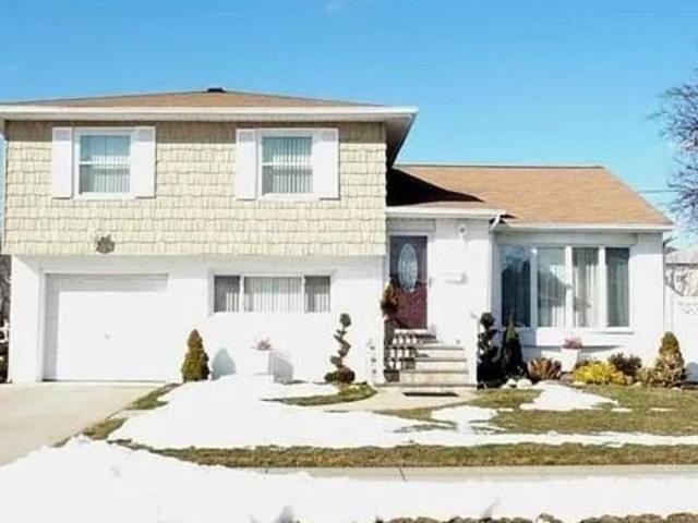 128 Cedar St, Freeport, NY 11520