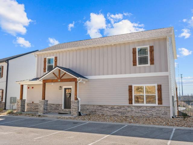 128 Chateau Mountain Court