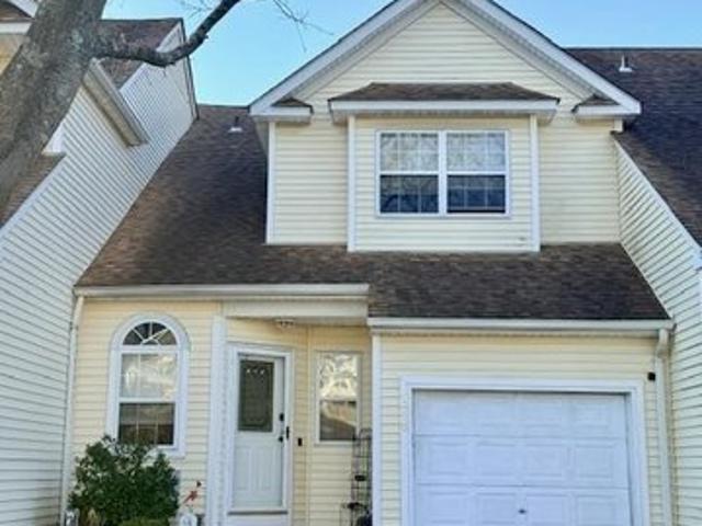 128 Cinnamon Ct, Melville, NY 11747
