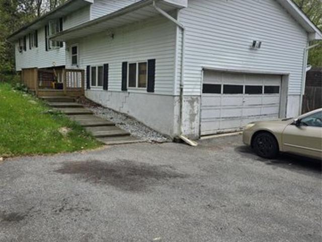 128 Crum Elbow Rd, Hyde Park, NY 12538