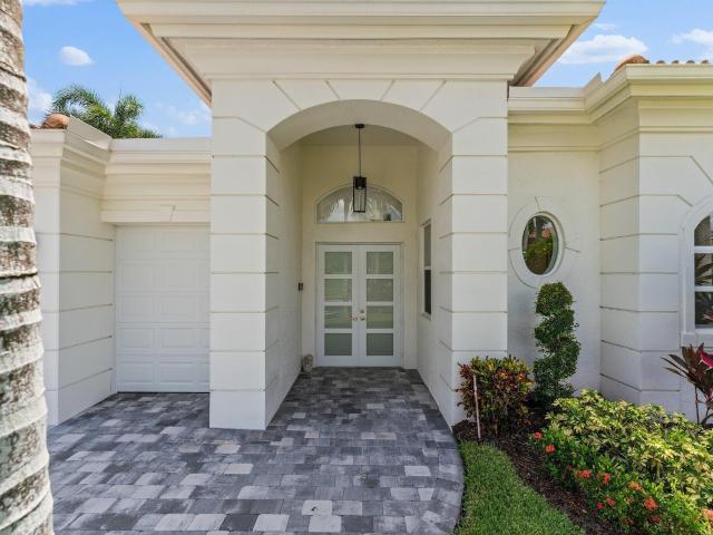 128 Abondance Dr, Palm Beach Gardens, FL 33410 | MLS #B26012 | Compass