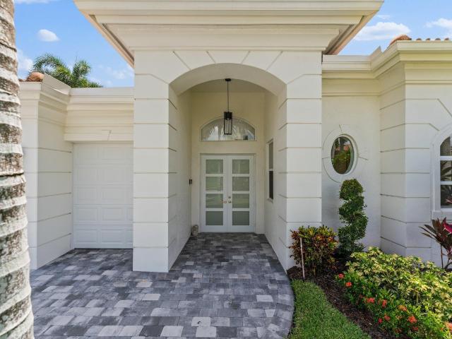 128 Abondance Dr, Palm Beach Gardens, FL 33410 | MLS #R11159 | Compass
