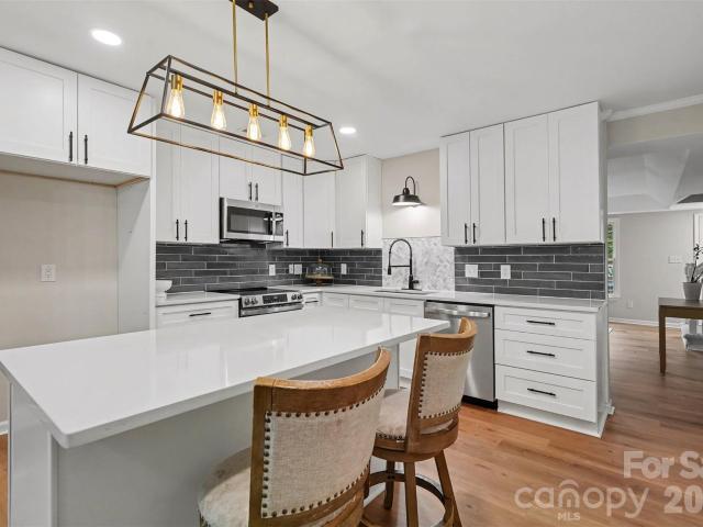 128 Ashbrook Drive