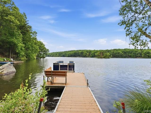 128 Broadmoor Dr, PA 18428