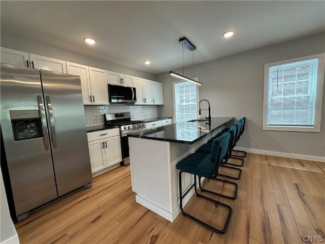 128 Getrude St