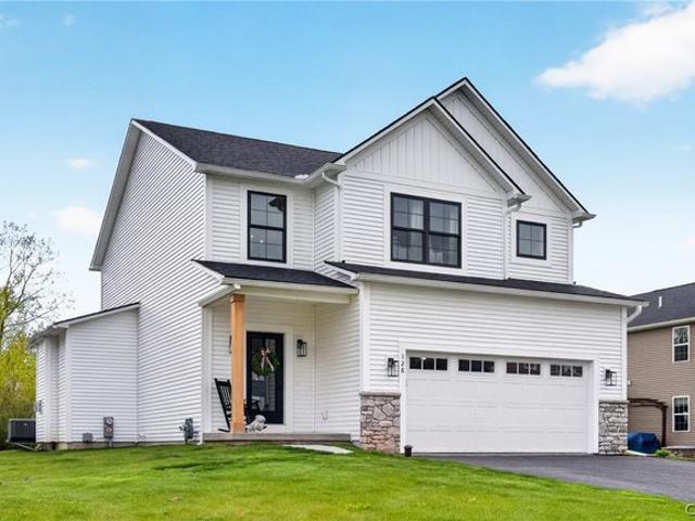 128 Giddings Trl, Baldwinsville, NY 13027