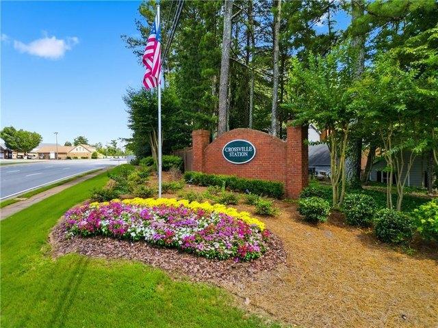 128 Great Oaks Ln, Roswell, GA 30075