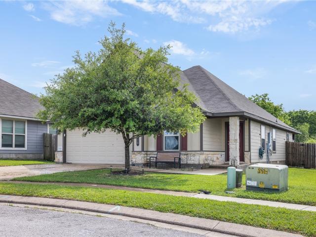 128 Dove Ct, Navasota, TX 77868 | MLS #26004 | Compass