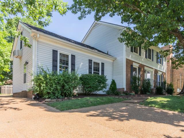 128 Devonshire Trl