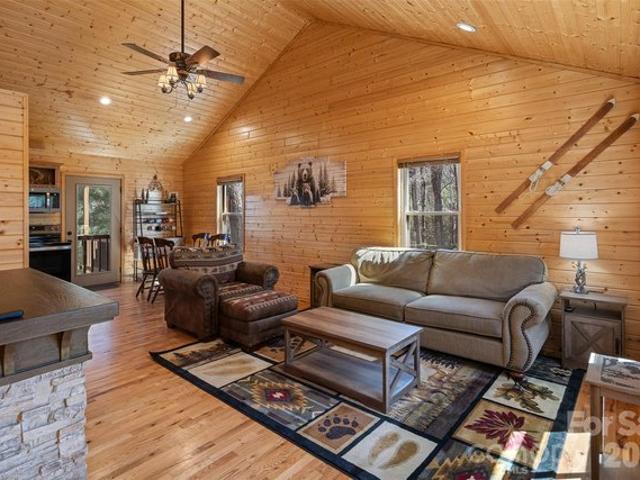 128 Deer Antler Dr, Purlear, NC 28665
