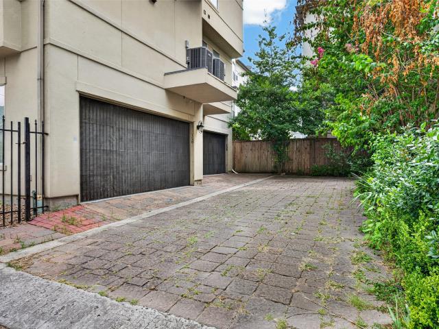 128 Drew Street